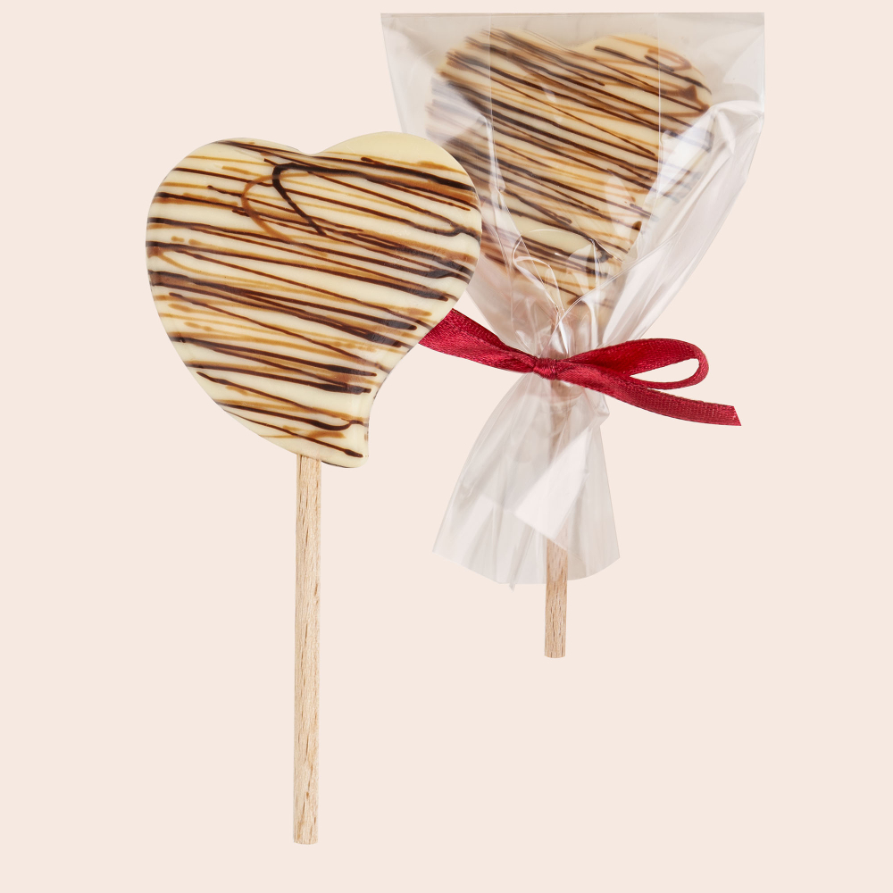 Lizak w kształcie serca z białej czekolady